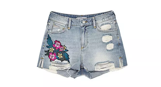 Spill a kuerzen Positiounen: 7 déi meescht modesch DENIM MORMS fir de Summer 39052_2