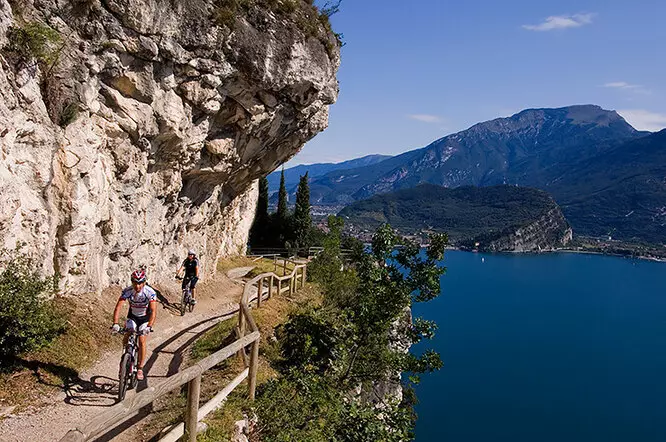 Ang kapanguhaan sa tubig: Asa magpabilin sa Lake Garda 39160_5