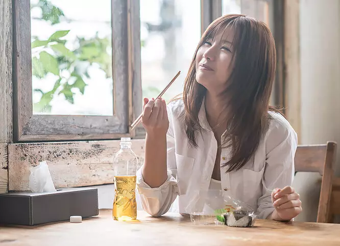 जापानी आहार जसले दुई हप्तामा 10 किलोग्रामसम्म फ्याँक्न मद्दत गर्दछ 39733_1