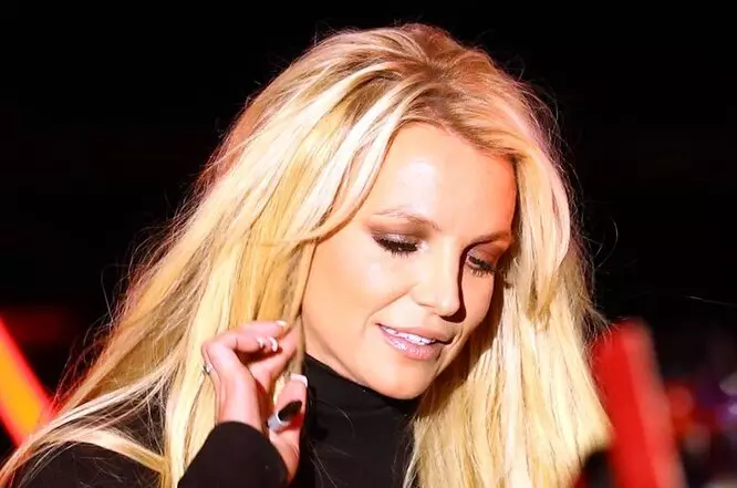 Ho etsahetseng ka marumo a Britney? Metsoalle e tšoenyehile ka sebini se nyalane le marang-rang a sejoale-joale 4076_1