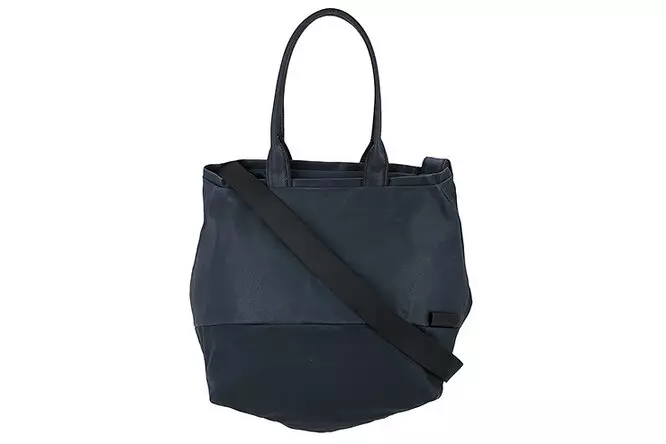 I u gozbi, a u svijetu, a u modnoj hroniku: najsjajnije torbe za kupovinu ove jeseni 40903_4