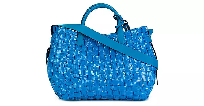 दावत में, और दुनिया में, और एक फैशनेबल क्रॉनिकल में: इस शरद ऋतु के सबसे चमकीले शॉपिंग बैग 40903_9