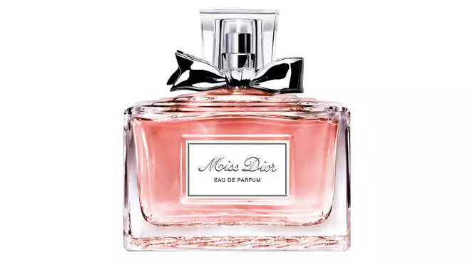 Natalie Portman estrelou em uma nova falta comercial Dior Eau de Parfum 41347_1