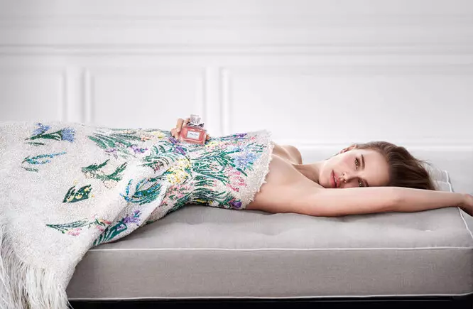 Natalie Portman estrelou em uma nova falta comercial Dior Eau de Parfum 41347_2