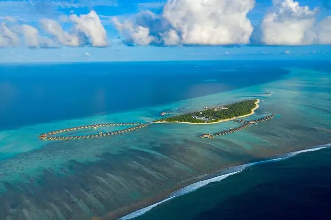 Pullman Maldives Maamutaa Resort membuka dua villa sekaligus dengan kamar tidur bawah air