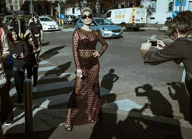 फोटो रिपोर्ट: मिलान में फैशन सप्ताह के दृश्यों के पीछे क्या रहता है 41989_1
