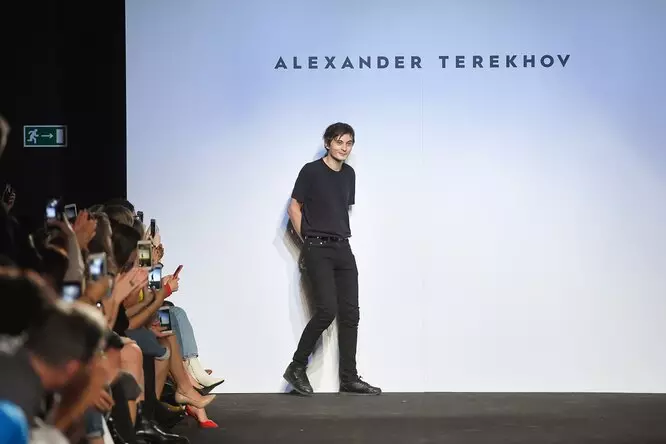 Femeie de putere: 30 imagini elegante din colecția de primăvară Alexander Terekhov 42678_4