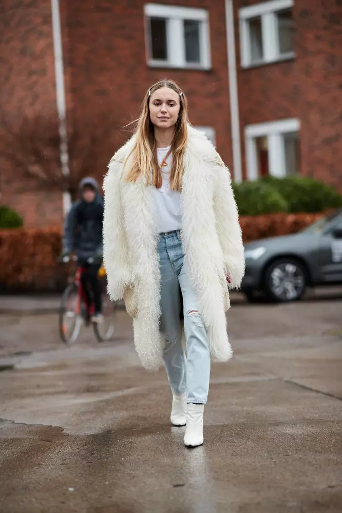 Ennuyeux ne sera pas: les blogueurs de mode montrent comment porter des jeans en automne 430_3