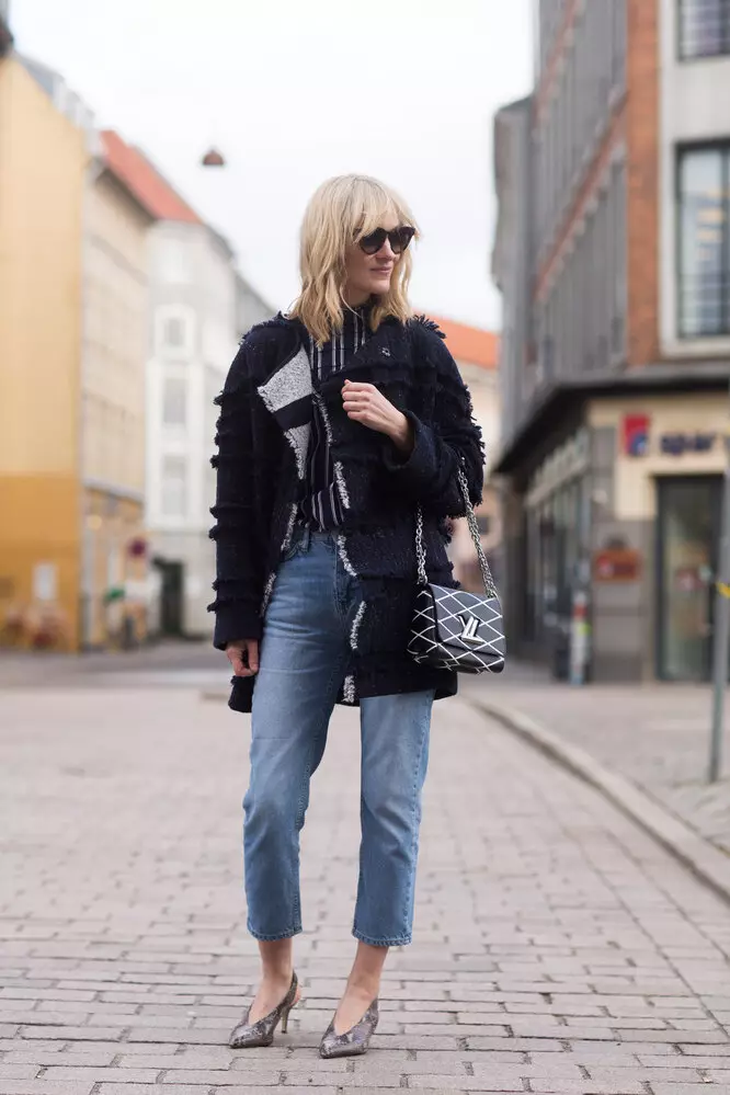 Ennuyeux ne sera pas: les blogueurs de mode montrent comment porter des jeans en automne 430_9