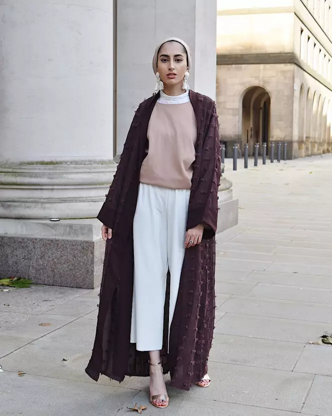 Style lesson from Instagram Star: How to dress modest and very stylish? 43324_1
