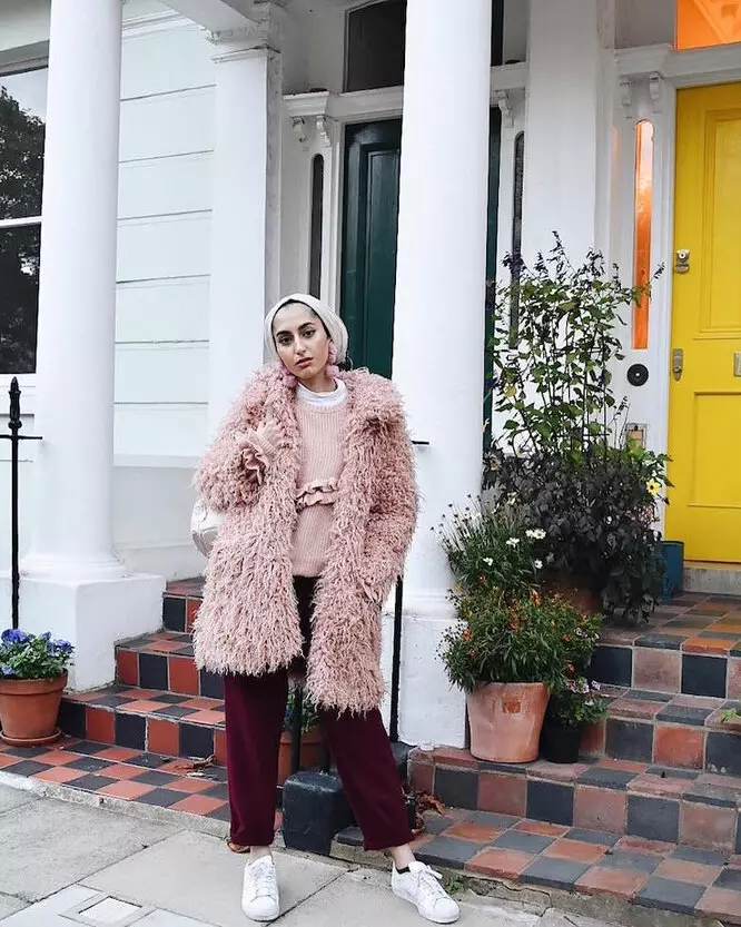 Style lesson from Instagram Star: How to dress modest and very stylish? 43324_2