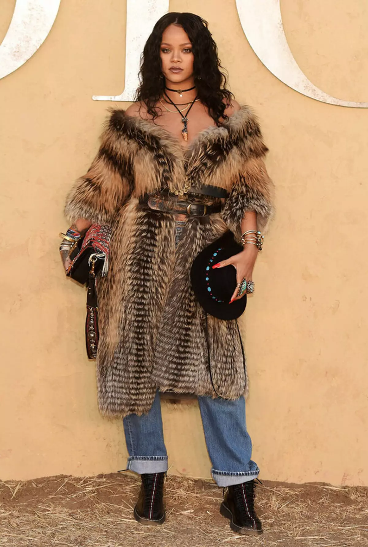 The fur coat is no longer a luxury: we prove by example Kim Kardashian and Alexa Chang 43831_5