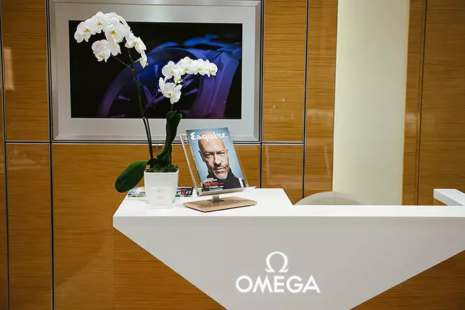 In the boutique of Omega on Kuznetsk Bridge, Esquire magazine conducted literary readings 43985_1