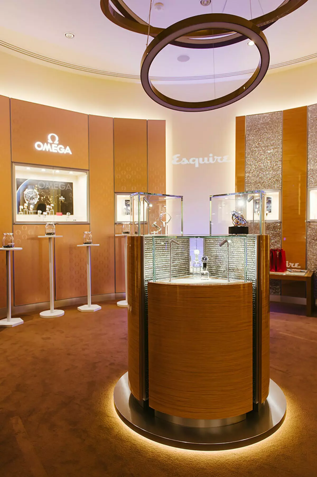 In the boutique of Omega on Kuznetsk Bridge, Esquire magazine conducted literary readings 43985_3