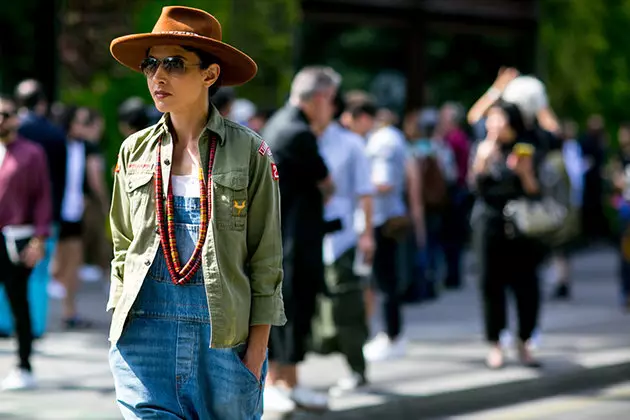 How to wear a hat: 25 fashion images for any case 44205_10