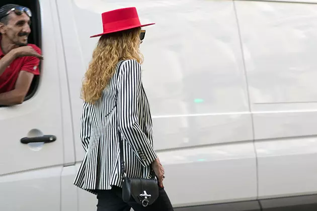 How to wear a hat: 25 fashion images for any case 44205_9