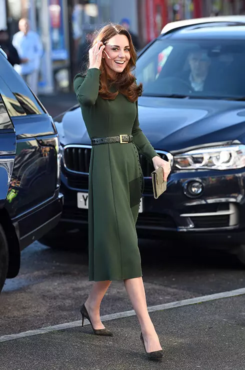 Groen gunsteling: Ons kies klere vir die kleur van die oë soos Kate Middleton 4446_3