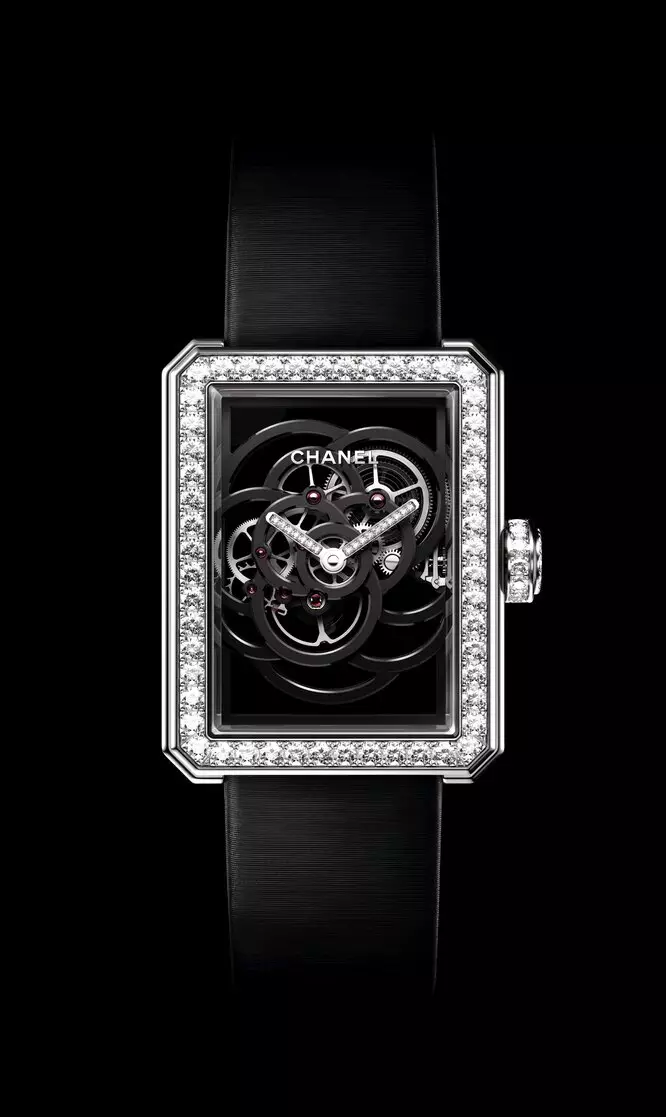 Meilleur cadeau pour la nouvelle année: Dans la boutique de Moscou, Chanel est apparue une montre de montre 44668_2