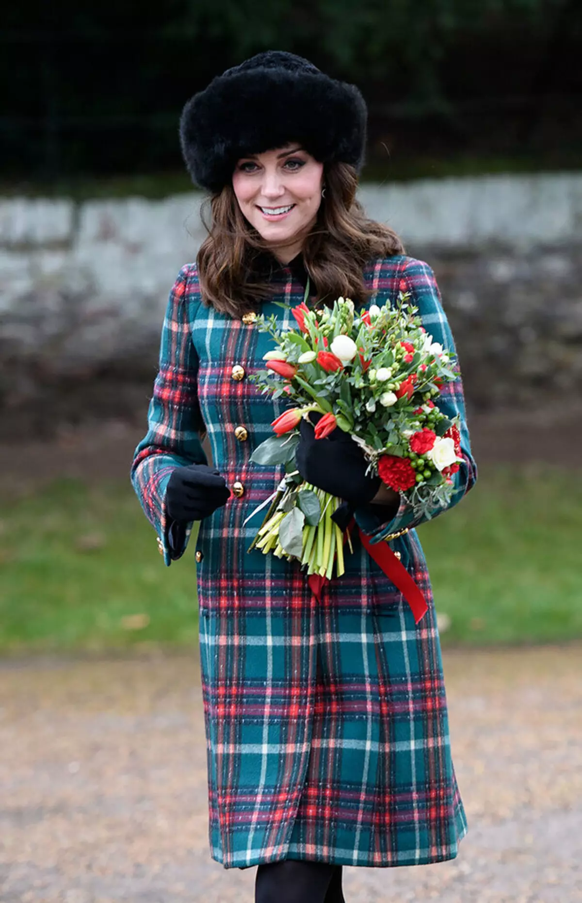 Watching feathers: 7 most unusual caps of Kate Middleton 44987_1