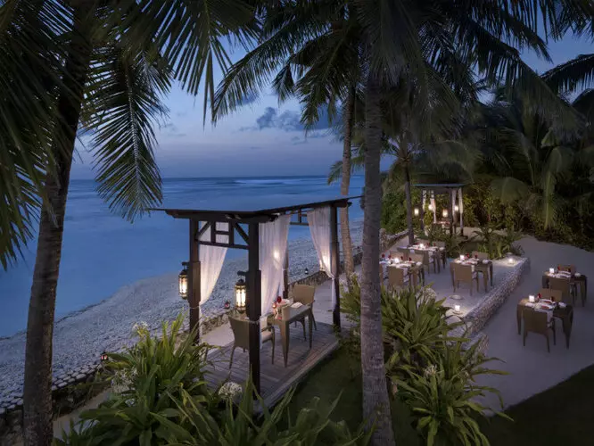 Peidiwch â cholli: Blwyddyn Newydd yn Maldives yn Resort a Sba Villingili Shangri-ALl 45122_1