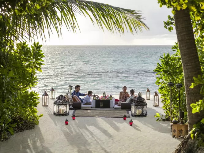 Peidiwch â cholli: Blwyddyn Newydd yn Maldives yn Resort a Sba Villingili Shangri-ALl 45122_11