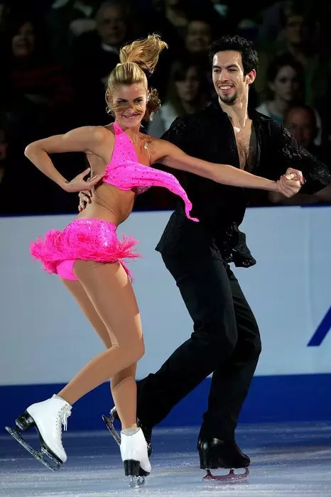 Hot Loda: the sexiest outfits of figure skater 45625_13