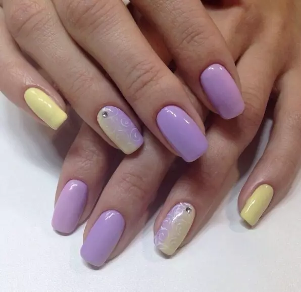 Idea terbaik untuk manicure pastel: cuba mereka semua musim bunga ini 4574_19