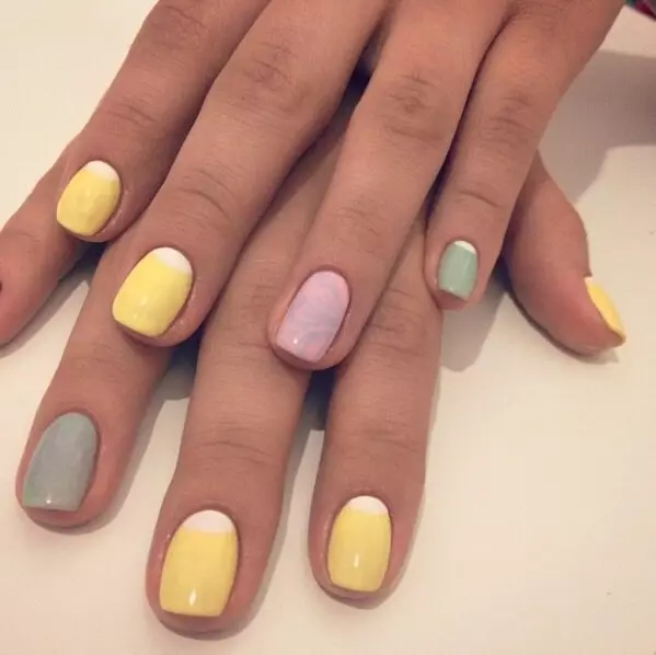 Le migliori idee per la manicure pastello: provali tutta questa primavera 4574_22