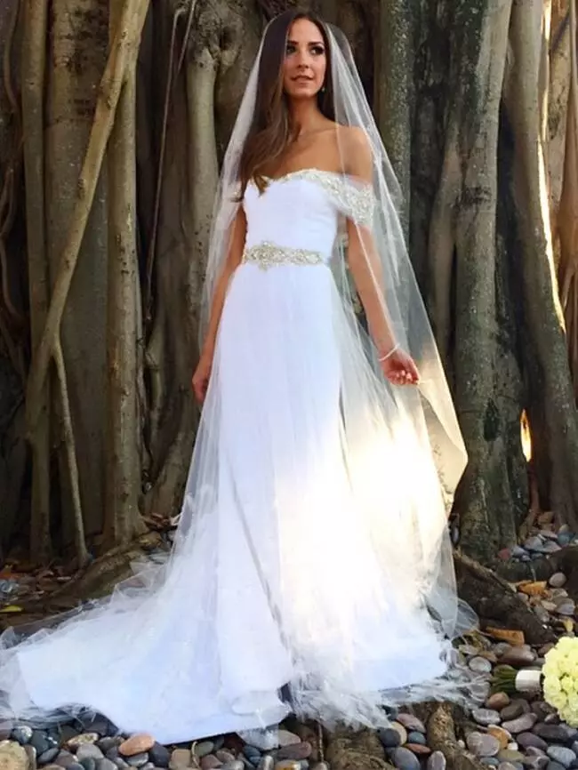 11 свадбени фустани на модни блогери, гледајќи кој сакам веднаш да се венчам 4588_6