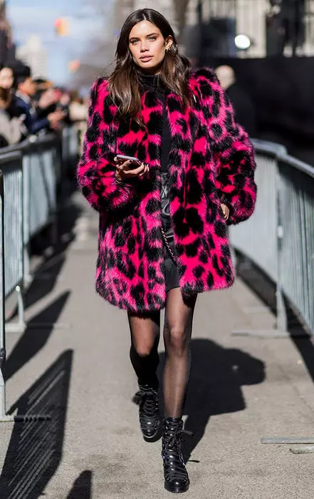 Leopard legalize: 10 successful images with fur coats 45914_8