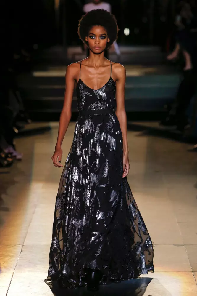 Own on the rest: 14 onions from the last show of the legendary designer Carolina Herrera 46062_8