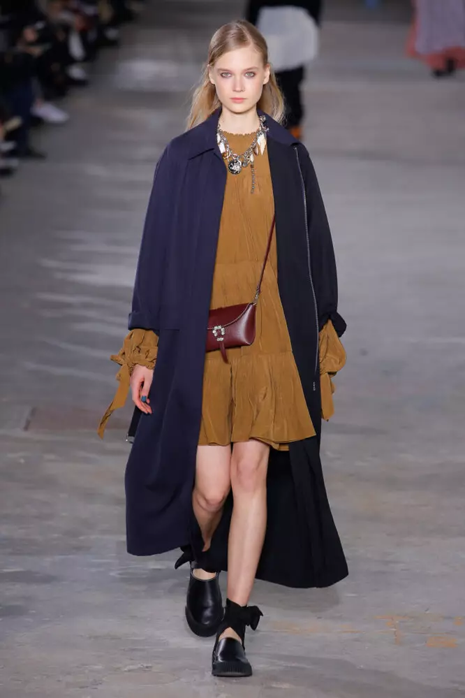 Cutting dresses and crumpled costumes: 16 trend images 3.1 Phillip Lim 46087_14