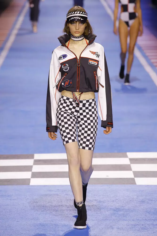 An bailiúchán deireanach de Tommy Hilfiger X Gigi Hadid: 15 