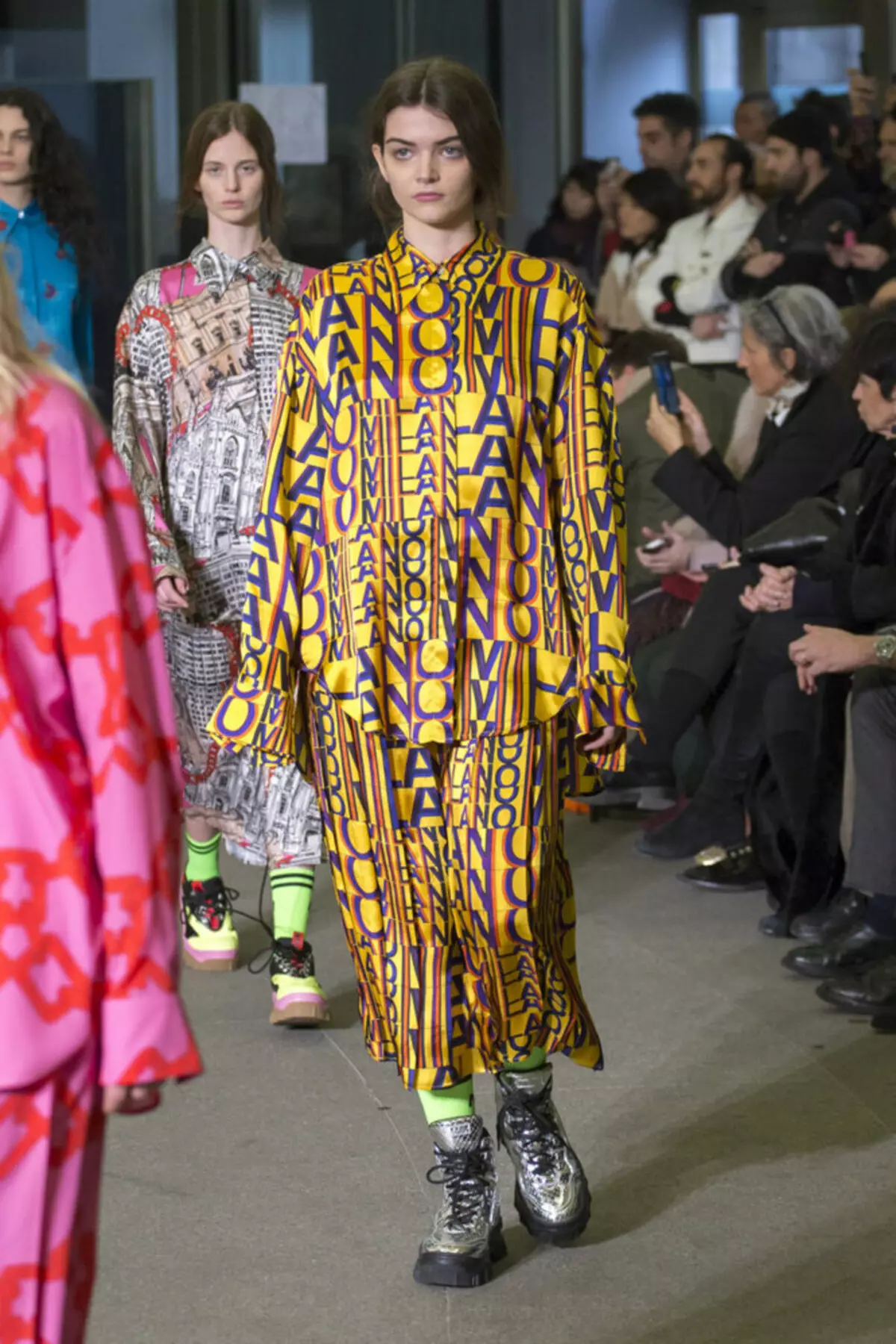 Total onions, prints and logos: 12 images from MSGM display dedicated to Milan 46379_11