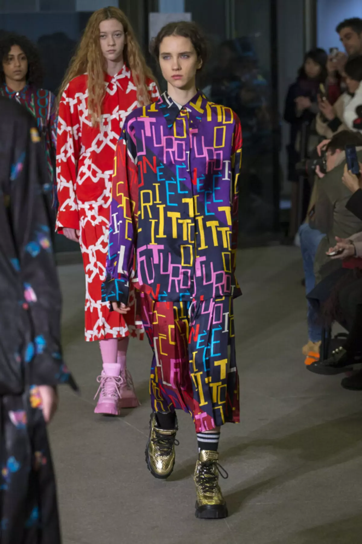 Total onions, prints and logos: 12 images from MSGM display dedicated to Milan 46379_9