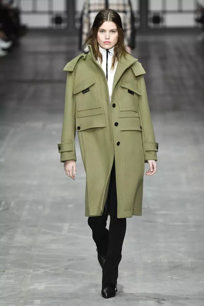 Outerwear on offseason: 10 TRUSSARDI onions with coats, leather and anoras 46428_1