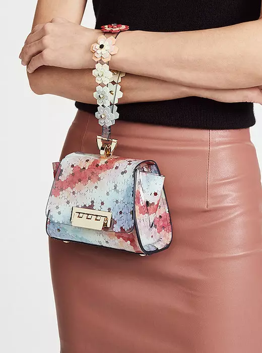 With flowers, round and plastic: 8 small handbags for spring 46488_1