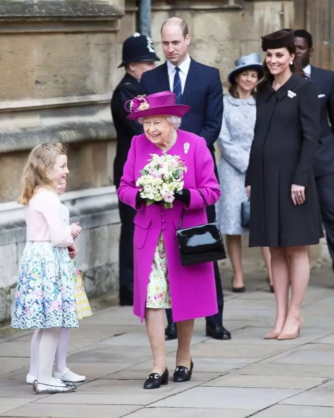 Luminoso ed elegante: cappotti preferiti di monarchi britannici 465_5