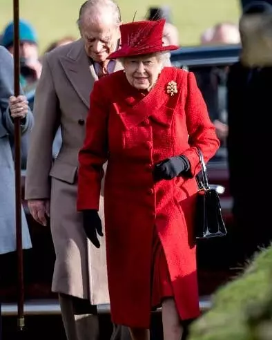 Светли и елегантни: омиљени капути британских монарха 465_7