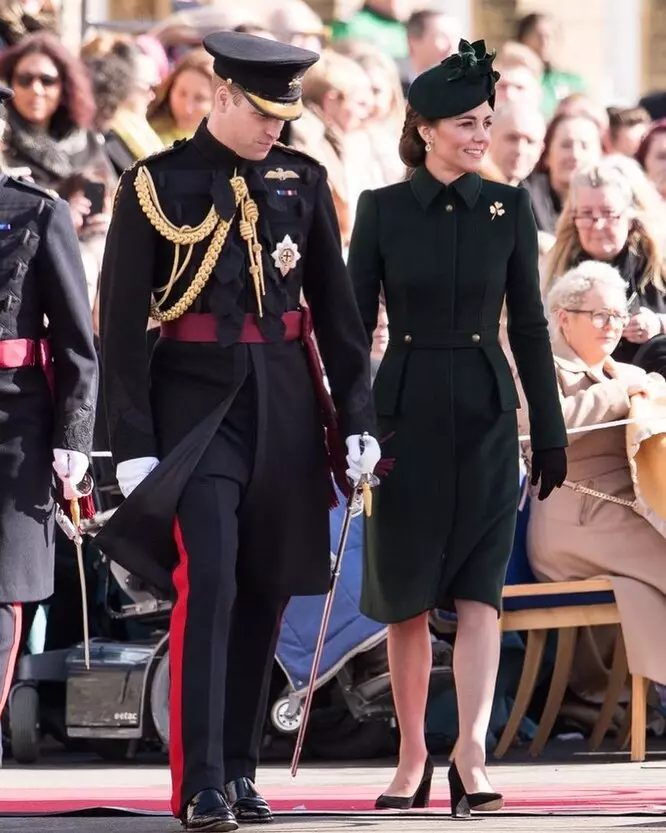 Jasne i eleganckie: ulubione płaszcze brytyjskich monarchów 465_9