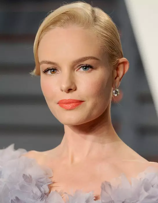 Kate Bosworth, Mila Kunis, Demi Moore and other stars with multicolored eyes 46784_1