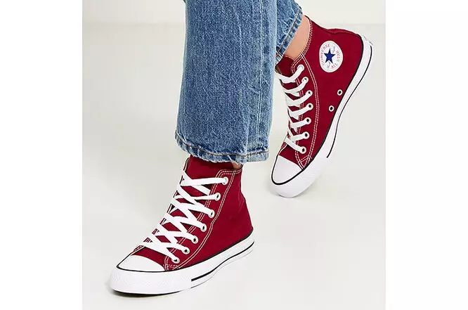 Sports of high achievements: 10 fashionable sneakers haytops for spring 47177_2