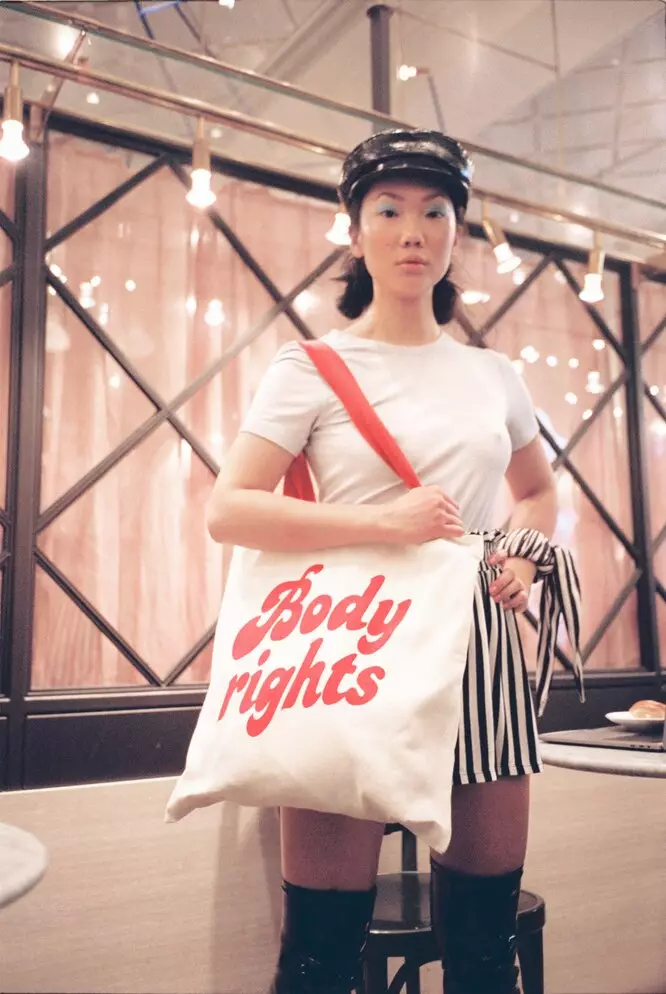 Proper feminism: MONKI has released T-shirts and bodies in defense of bodily rights 48050_3