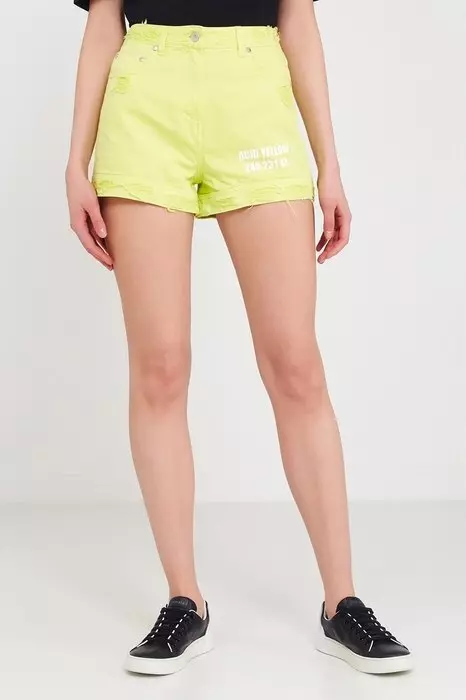 For all summer: 8 stylish and indispensable pairs of denim shorts 48262_6