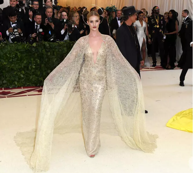 Divine creatures: 6 best images Met Gala 2018 48338_2