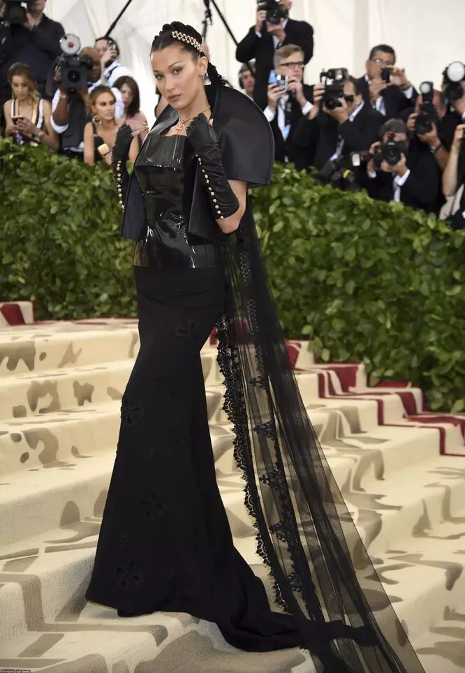 Divine creatures: 6 best images Met Gala 2018 48338_4