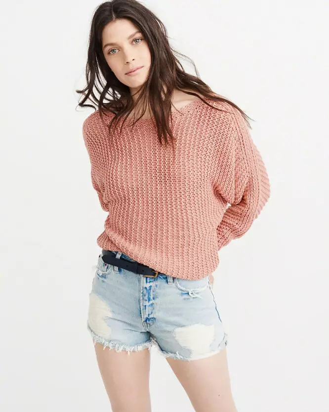 Subtle business: Spring and approaching summer - not a reason to give up sweaters 48403_4