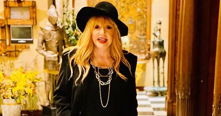 Pugacheva a ignoré le spectacle Yudashkin et a refusé de célébrer les fleurs jaunes. Les fans sont inquiets pour sa santé