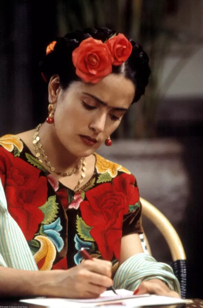 I got into the role: Salma Hayek was published in the image of Frida Kalo 49371_1