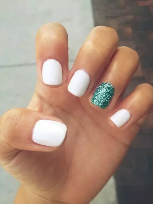White manicure: 25 incredible ideas for summer 49436_23